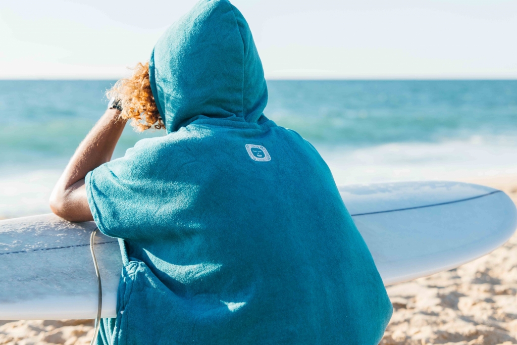 Forest Green Surf Poncho / Red Wave Pattern - Pakal Ethnic Surf Shop